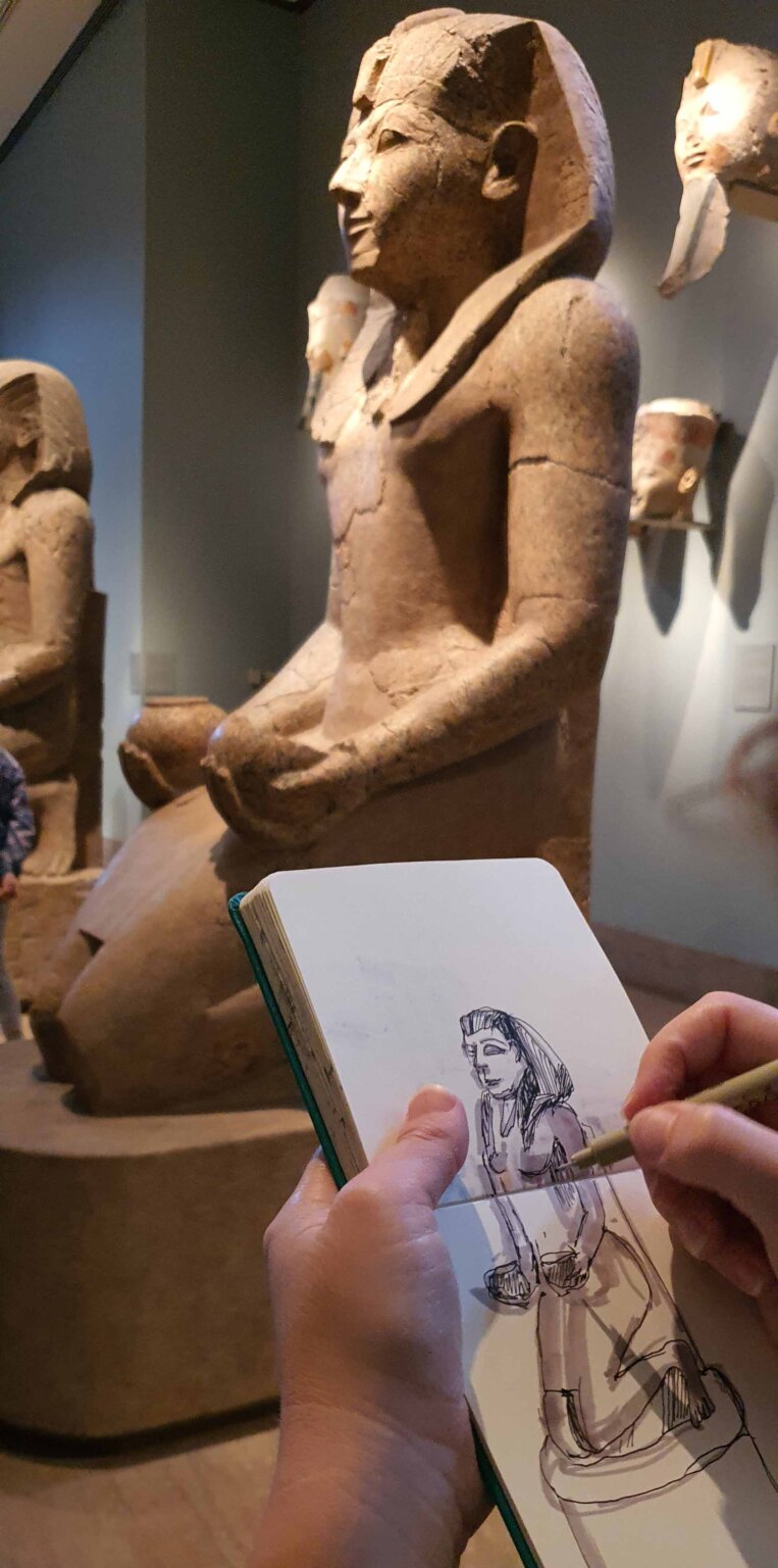 5 tips for sketching in Museums - Sketch in Travel
